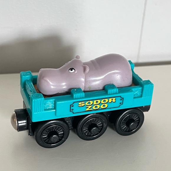 Thomas & Friends | Toys | Thomas And Friends Sodor Zoo Hippo Train Car ...